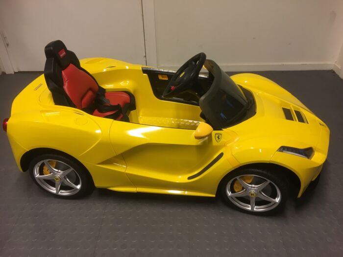 Elektrisk bil «Ferrari F12» Gul 6V – Norsat AS